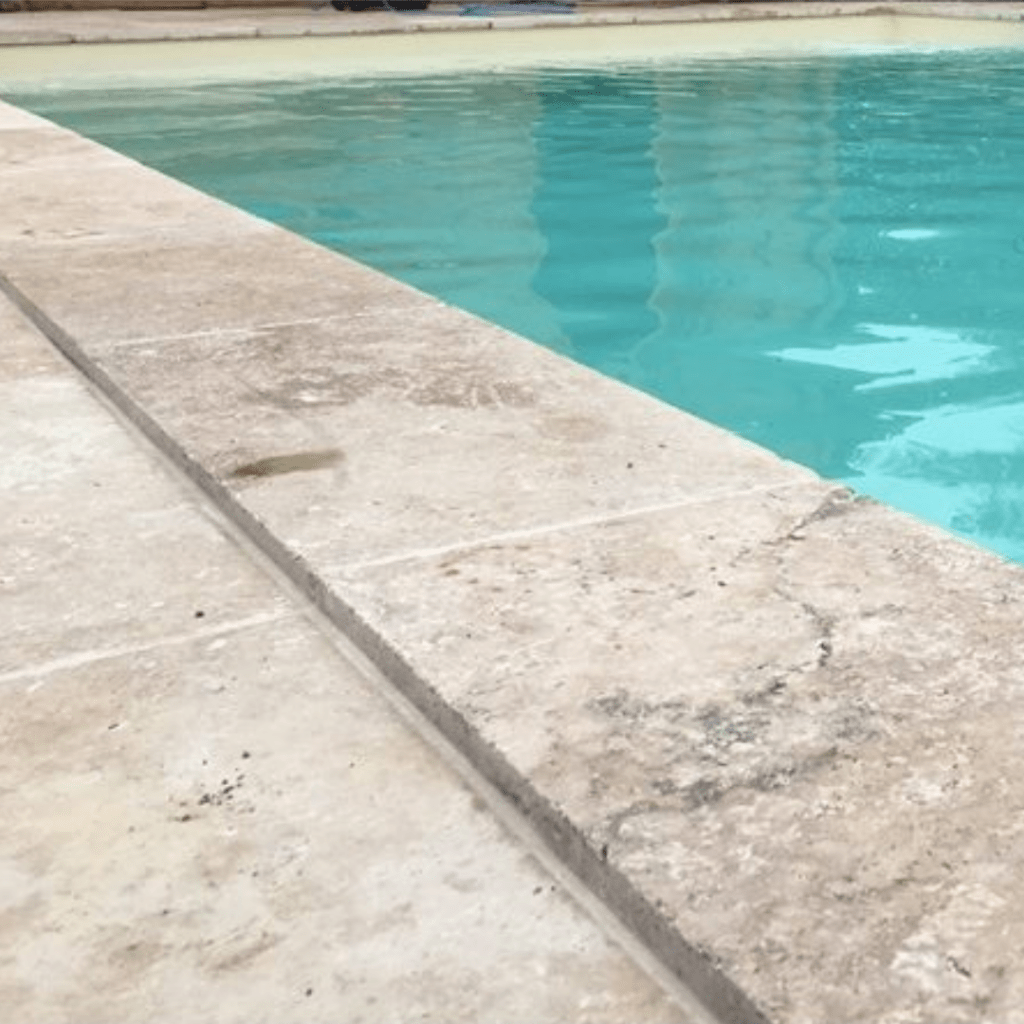 Margelle Travertin Premier choix Beige nuancé | Apex Pierre